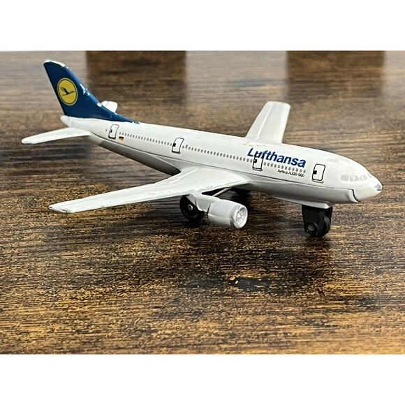 MATCHBOX | Toys | Airplane Toy Matchbox 973 A30b Airbus Lufthansa ...
